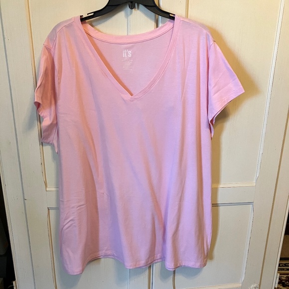 It’S | Tops | Light Pink V Neck Tshirt | Poshmark